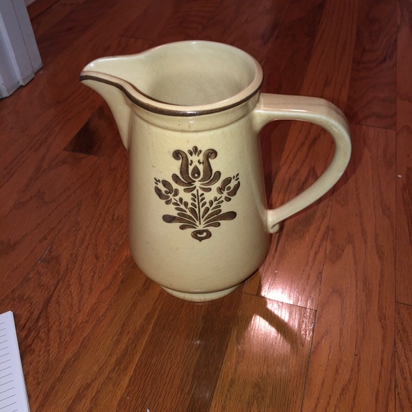 Pfaltzgraff | Kitchen | Vintage Pfaltzgraff Pitcher Village Pattern ...